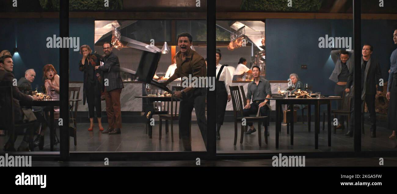 THE MENU, from left: Nicholas Hoult, Reed Birney, Anya Taylor-Joy ...