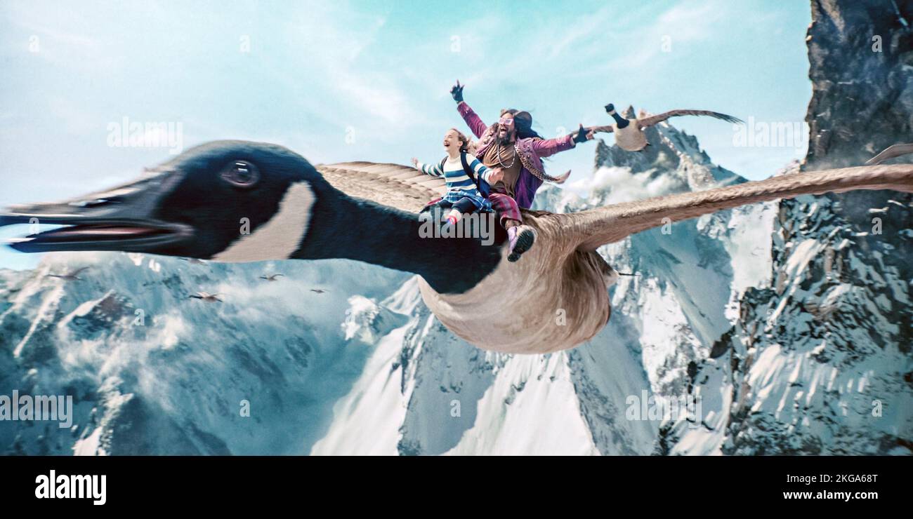 SLUMBERLAND, from left: Marlow Barkley as Nemo, Jason Momoa as Flip ...