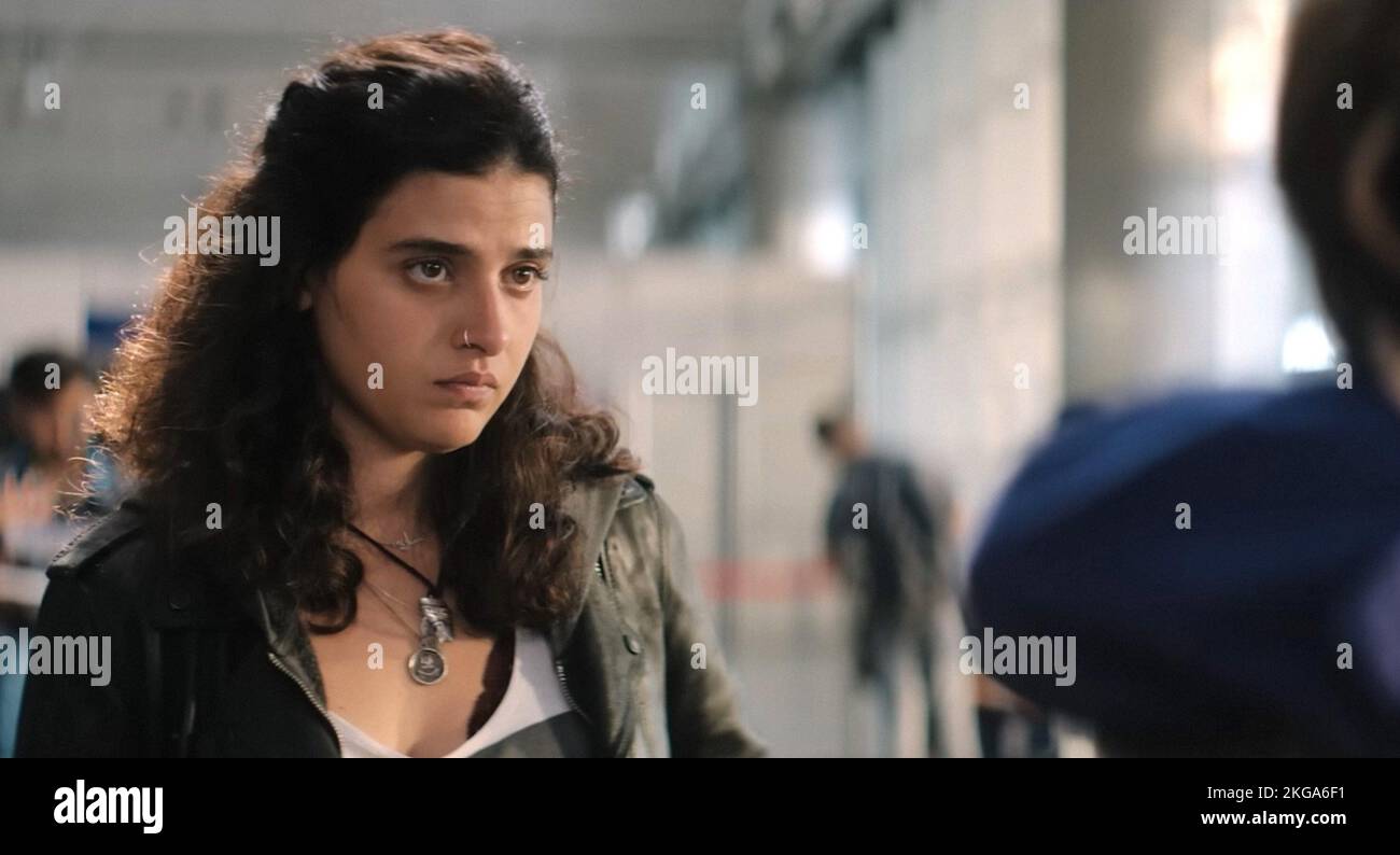 THE SWIMMERS, Manal Issa, 2022. © Netflix / courtesy Everett Collection ...