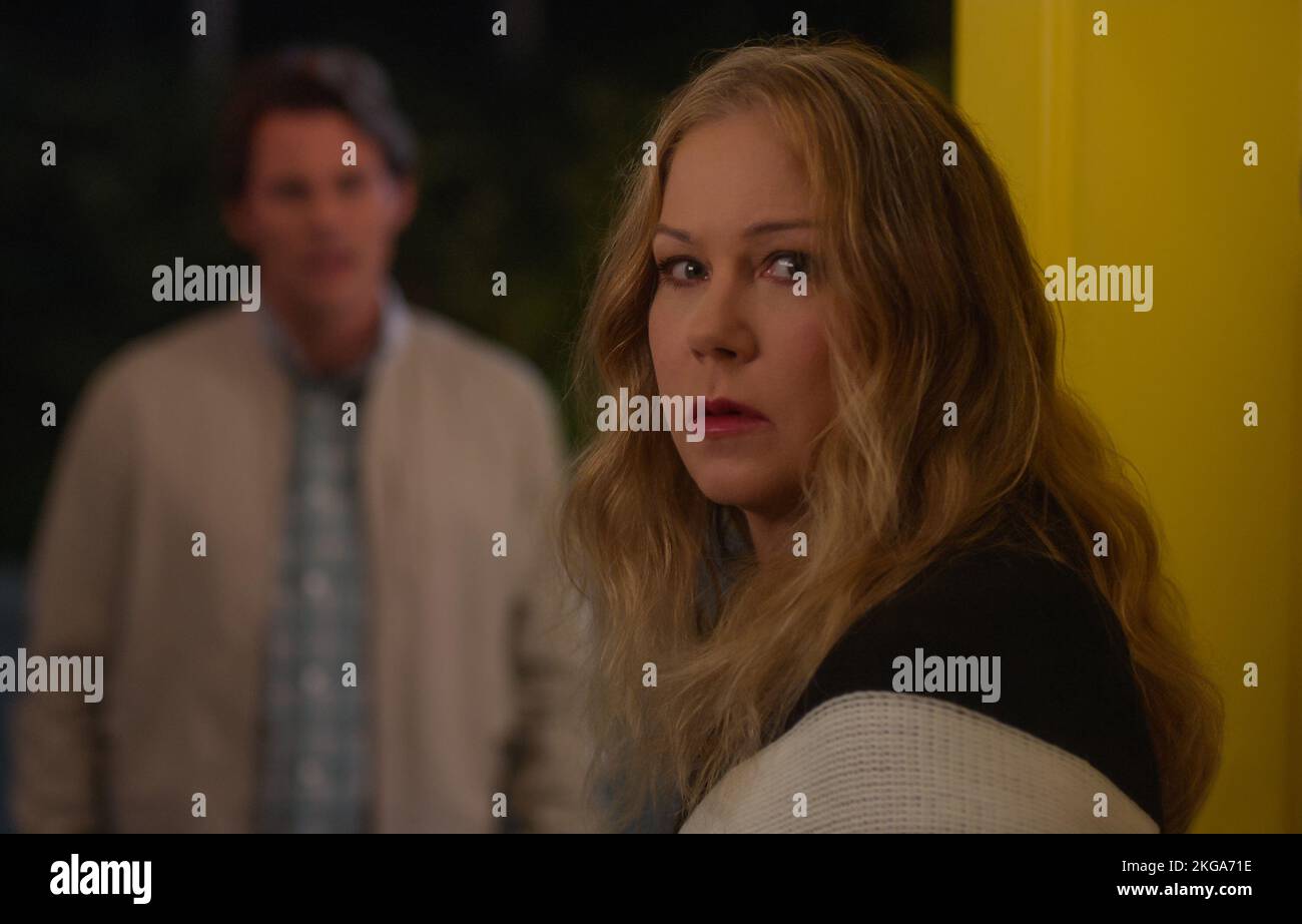 DEAD TO ME, from left: James Marsden, Christina Applegate, (Season 3 ...