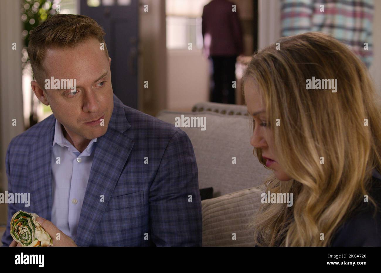 DEAD TO ME, from left: Max Jenkins, Christina Applegate, (Season 3, ep ...