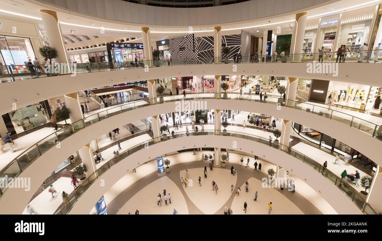 The inside of a shopping mall in Dubai Stock Photo - Alamy