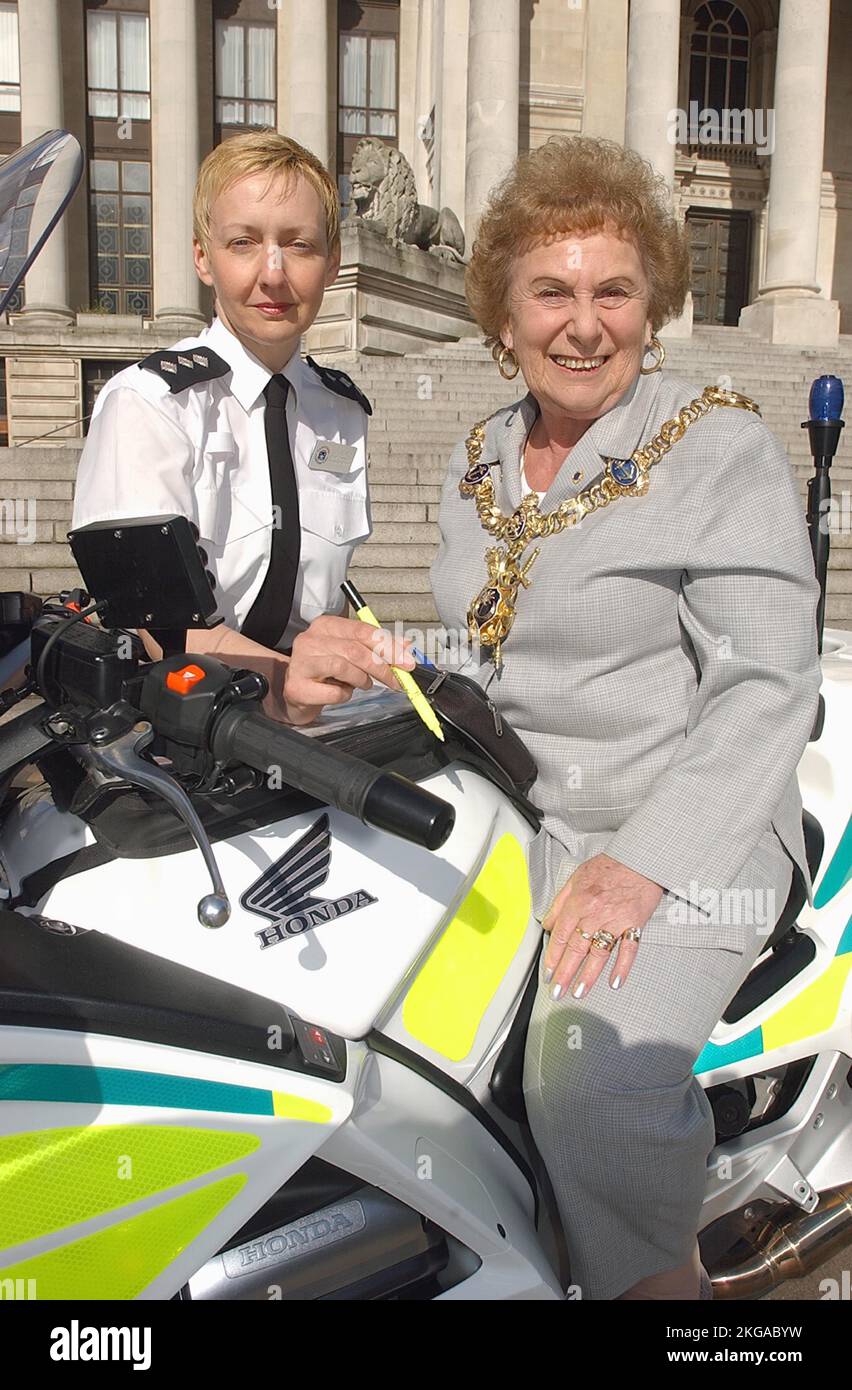 MAYOR OF PORTSMOUTH ELAINE BAKER SIGNS UP FOR OPERATION COBRA WITH ...