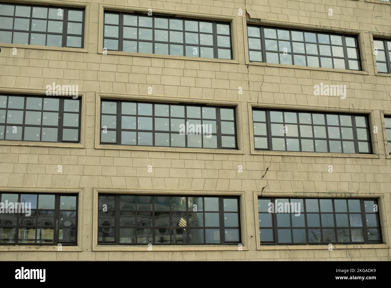 Housing horizontal windows hotel hi-res stock photography and images ...