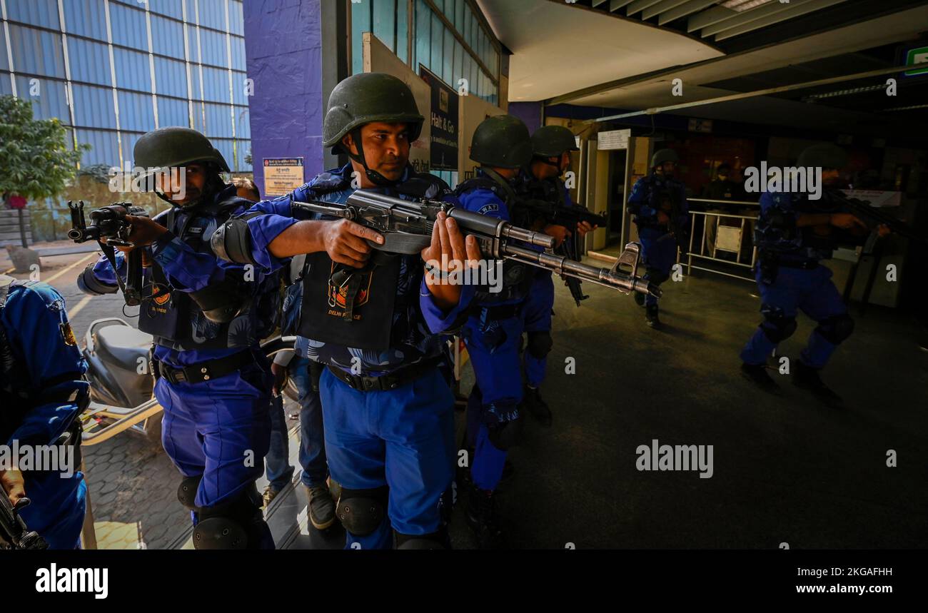 NEW DELHI, INDIA - NOVEMBER 22: Delhi Police SWAT Team and CISF conduct ...