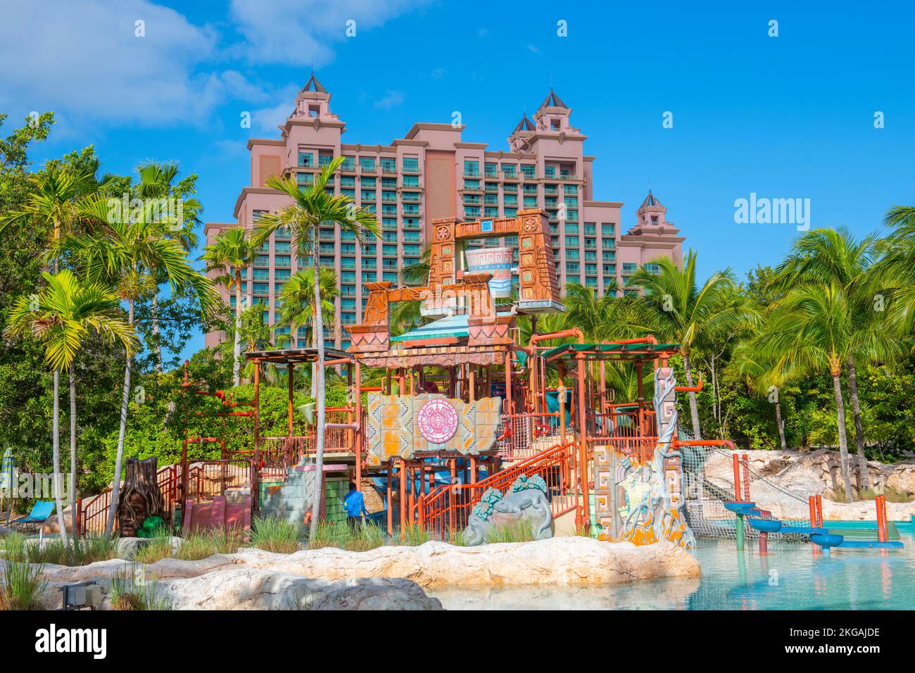 The Cove Tower and Splashers water park at Atlantis Hotel on Paradise ...