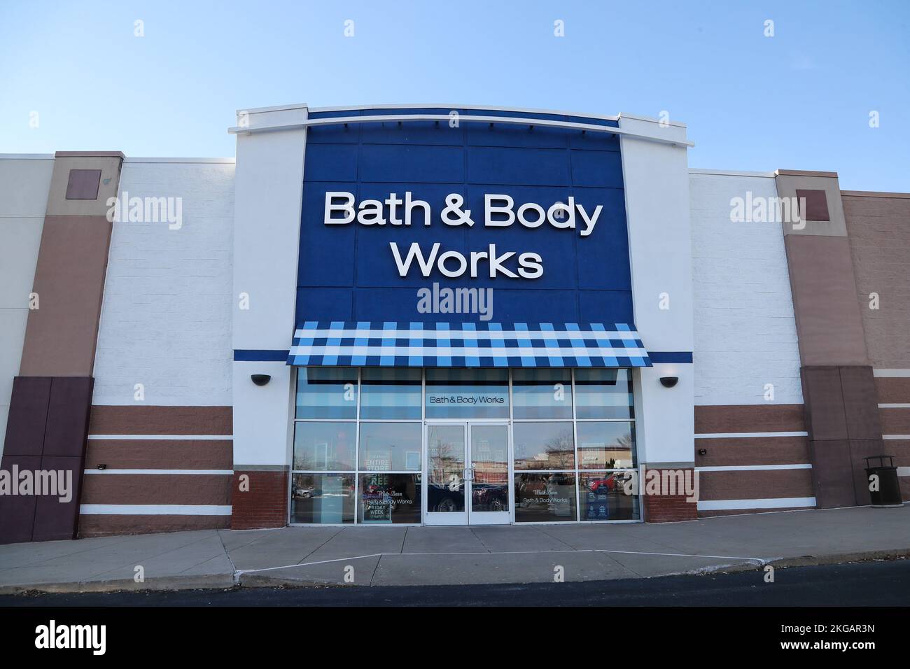 Lycoming crossing shopping center hi-res stock photography and images ...