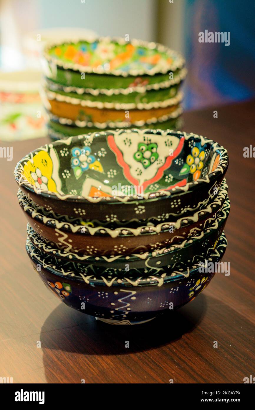 Traditional Turkish ceramic pottery items in bazaar Stock Photo - Alamy