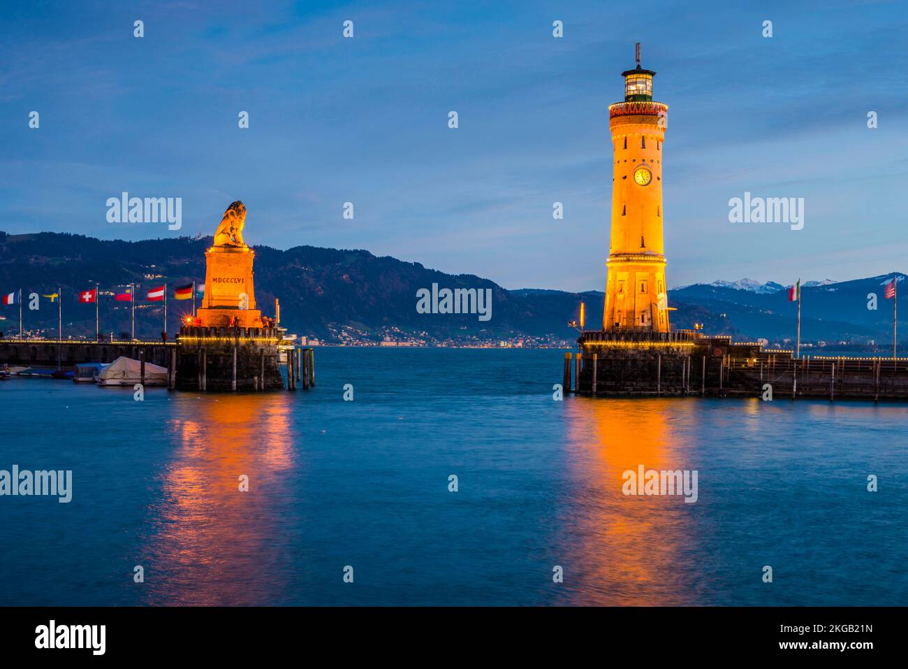 Harbour with lighthouse and Bavarian Lion, Lindau am Lake Constance ...