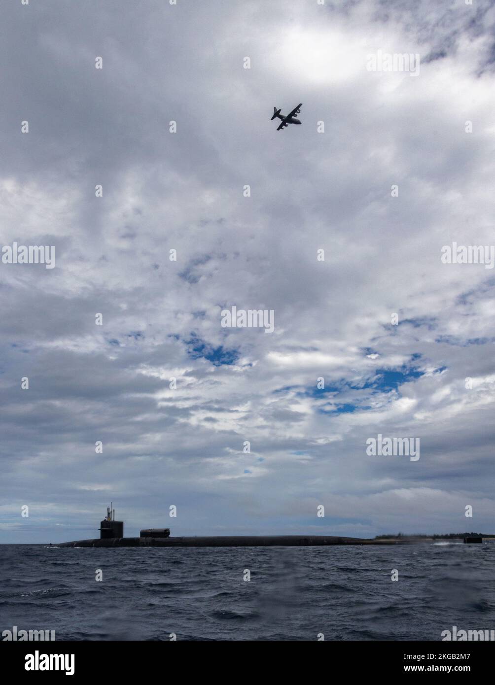 OKINAWA, Japan (Nov. 10, 2022) The Ohio-class guided-missile submarine ...