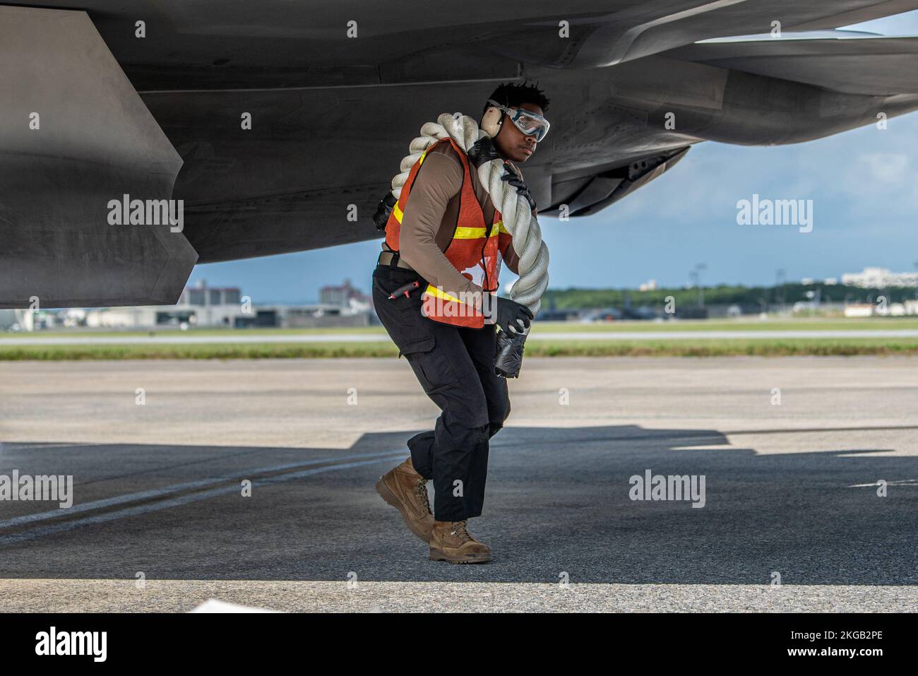 Senior Airman Aldane Clarke, 3rd Aircraft Maintenance Squadron crew ...
