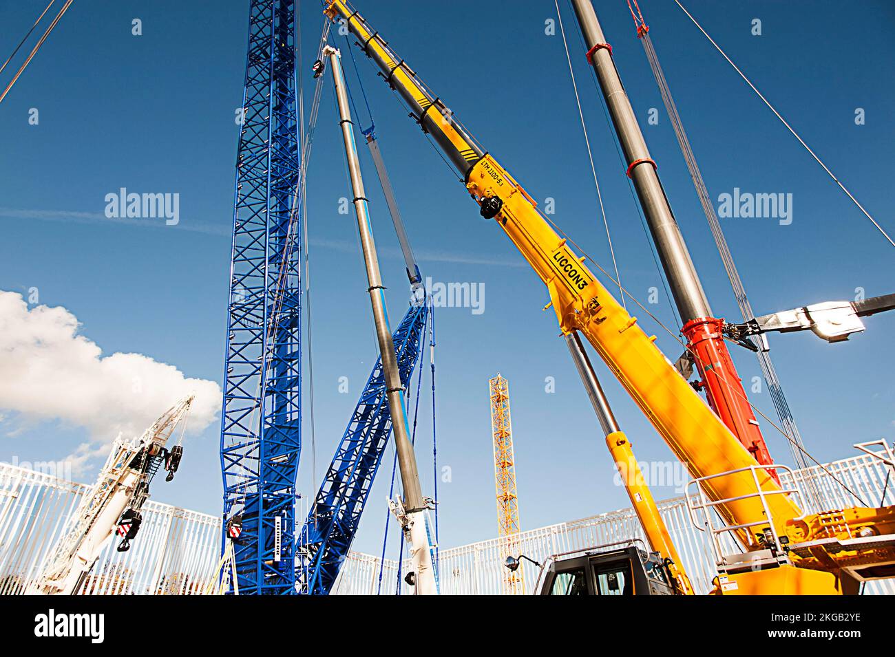 Cranes of all kinds and types, Bauma 2022, the world's largest ...