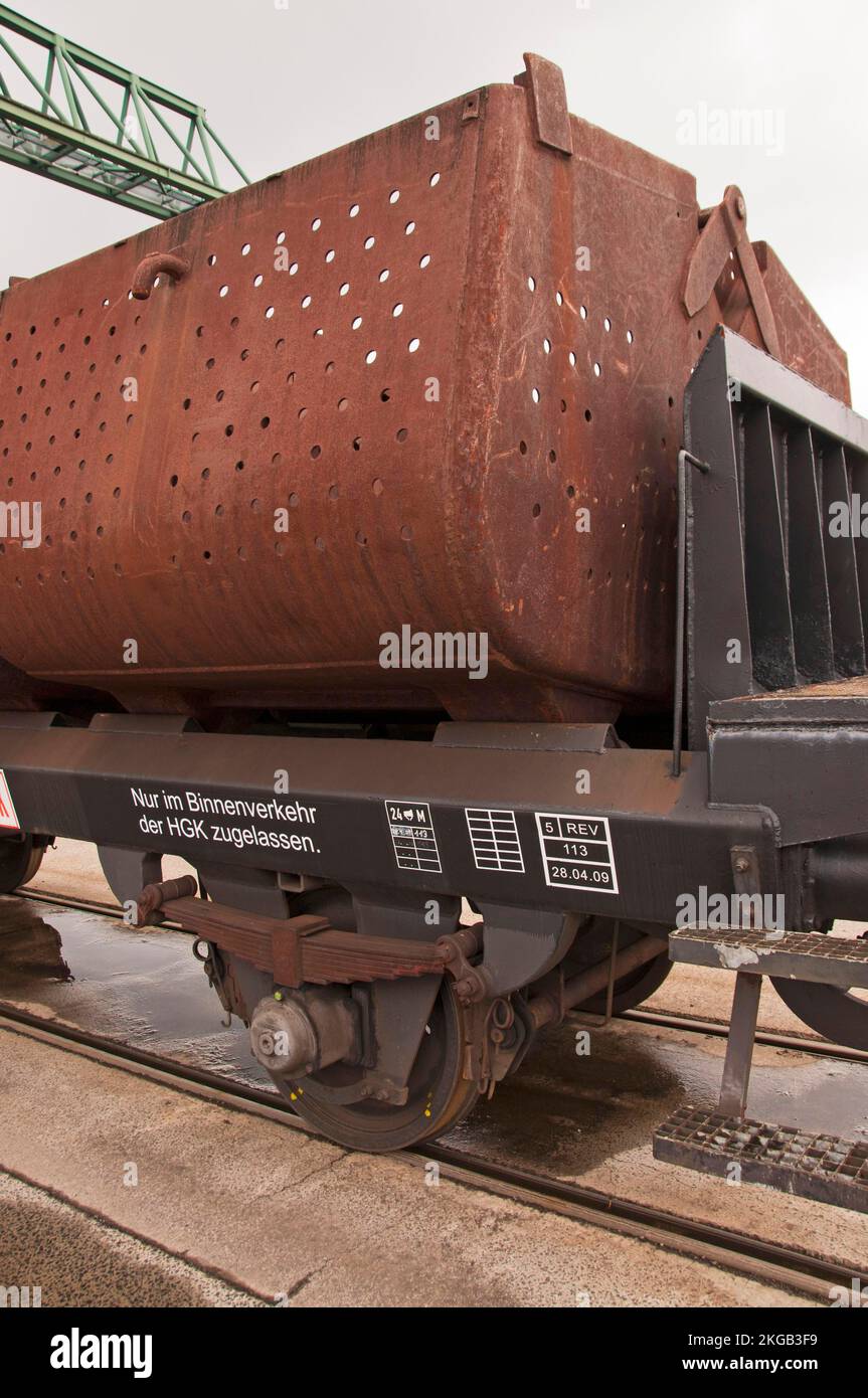 Open bucket wagon type Fzz, two-axle carrying wagon with three ...