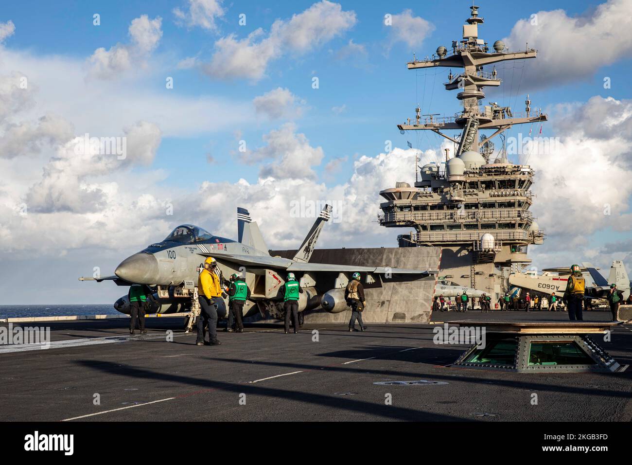 221121-N-MW880-1044 ADRIATIC SEA (Nov. 21, 2022) An F/A-18E Super ...