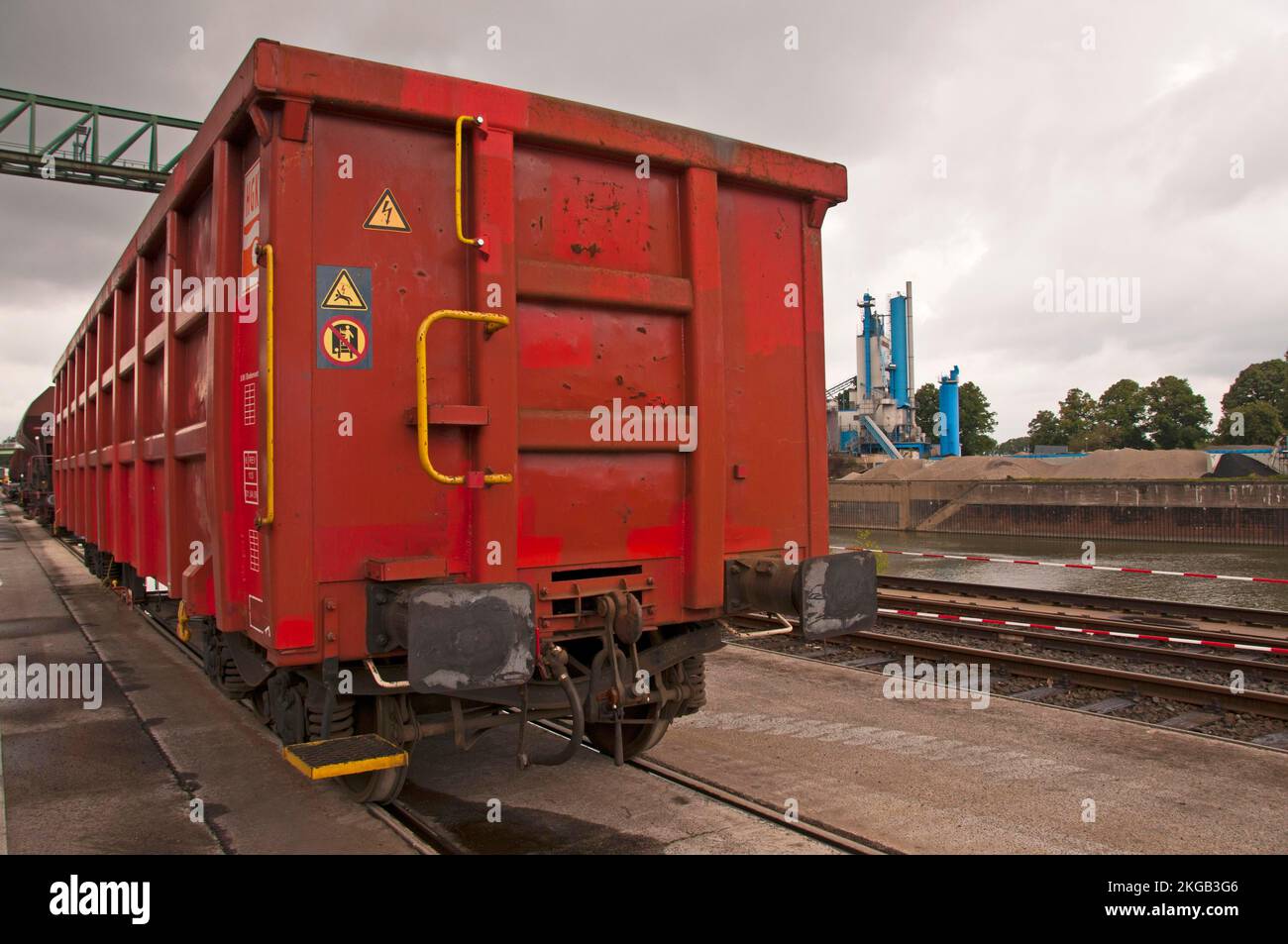 Open freight wagon hi-res stock photography and images - Alamy