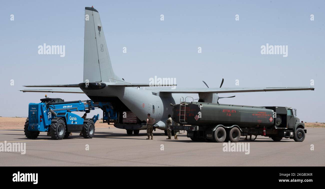 AIR BASE 201, Niger - Members from the Italian Air Force currently ...