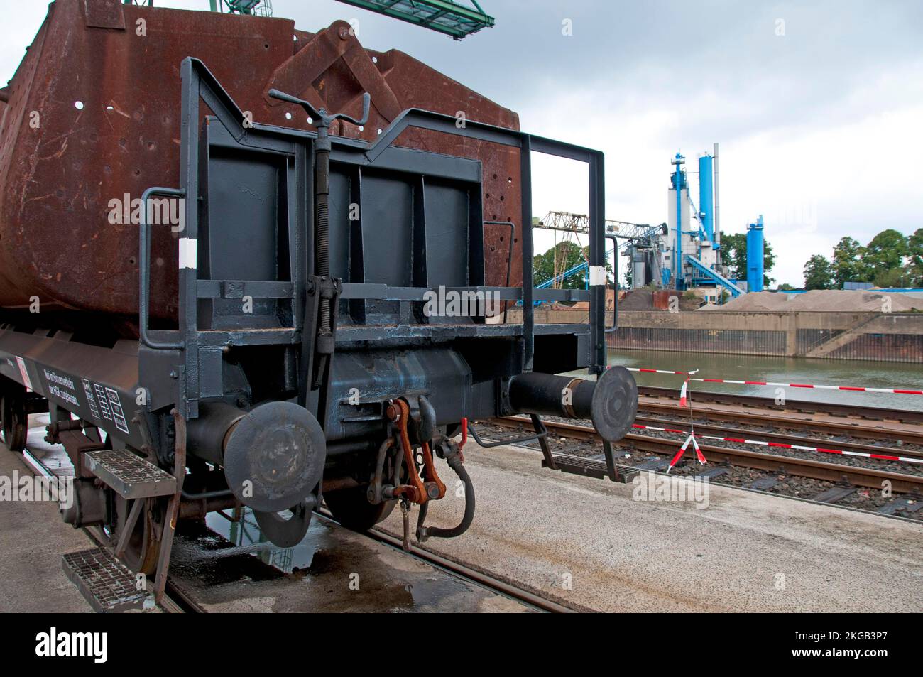 Open bucket wagon type Fzz, two-axle carrying wagon with three ...
