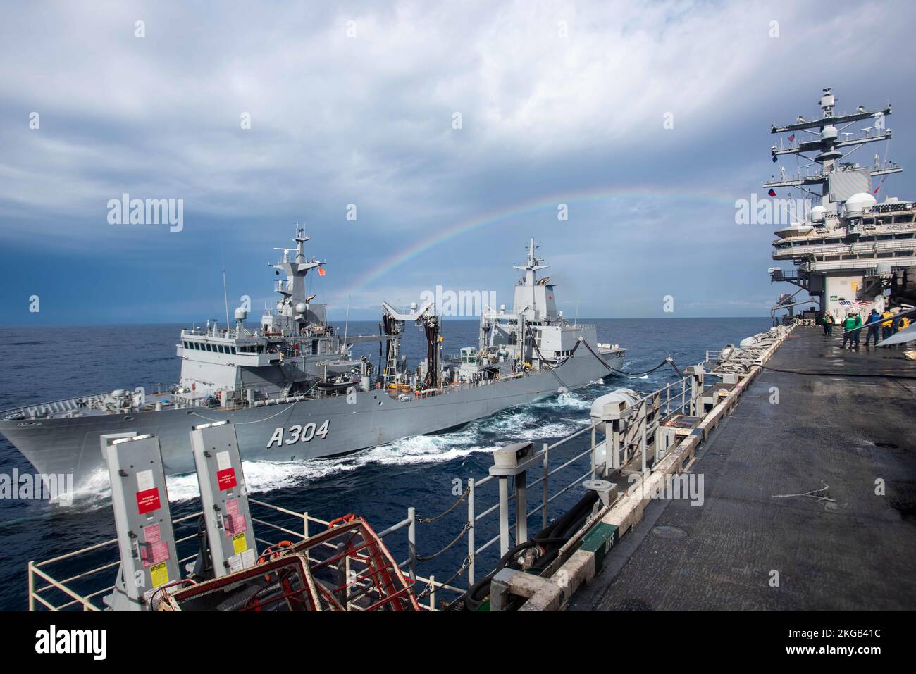 221120-N-WU964-1202 PHILIPPINE SEA (Nov. 20, 2022) The U.S. Navy’s only ...