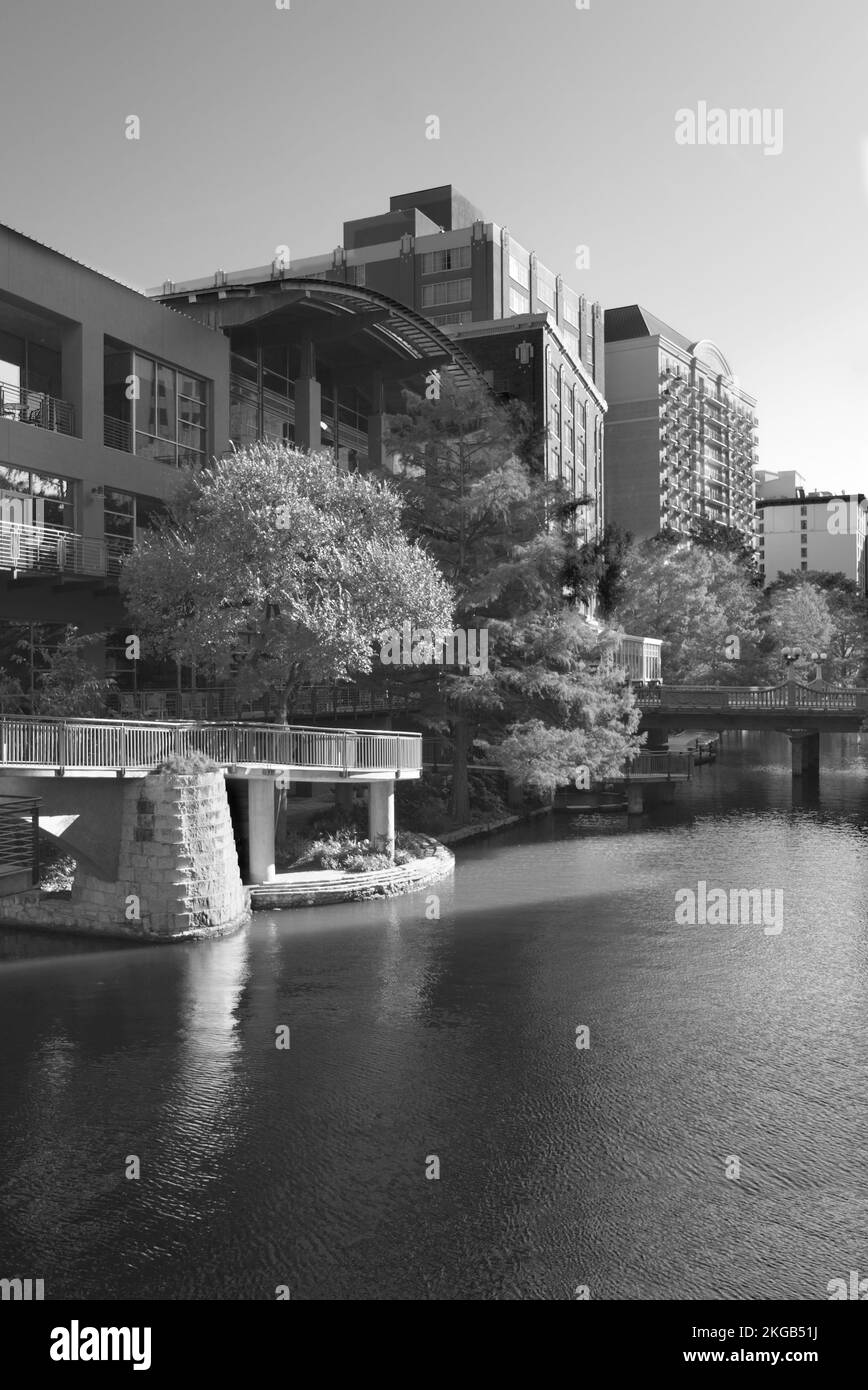Riverwalk bridge hi-res stock photography and images - Alamy