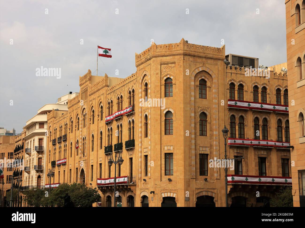 Beirut. 23rd Nov, 2022. The Beirut city hall is decorated with Lebanese ...