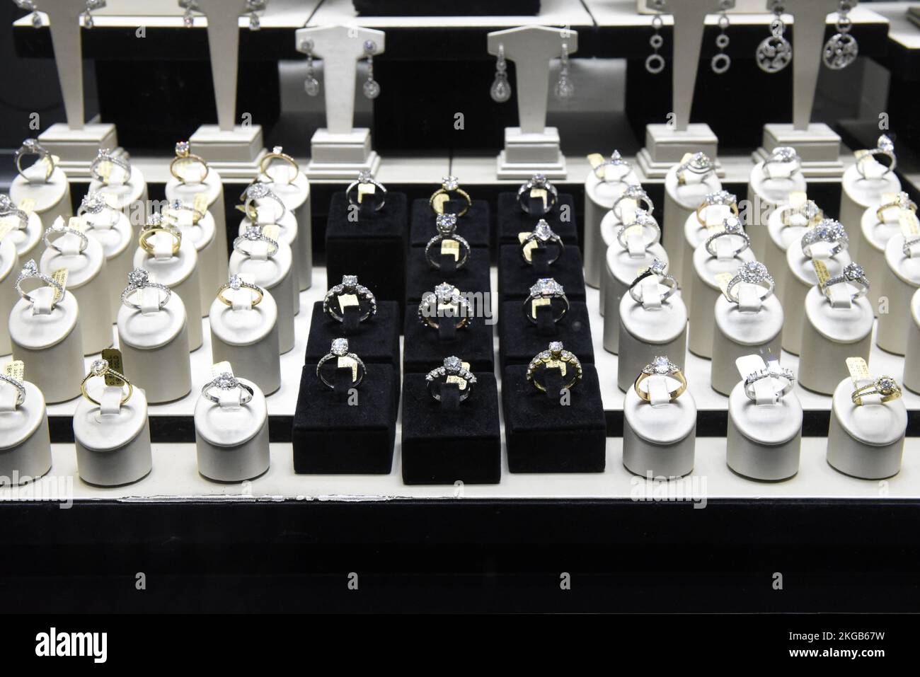 Antwerp diamonds hi-res stock photography and images - Alamy