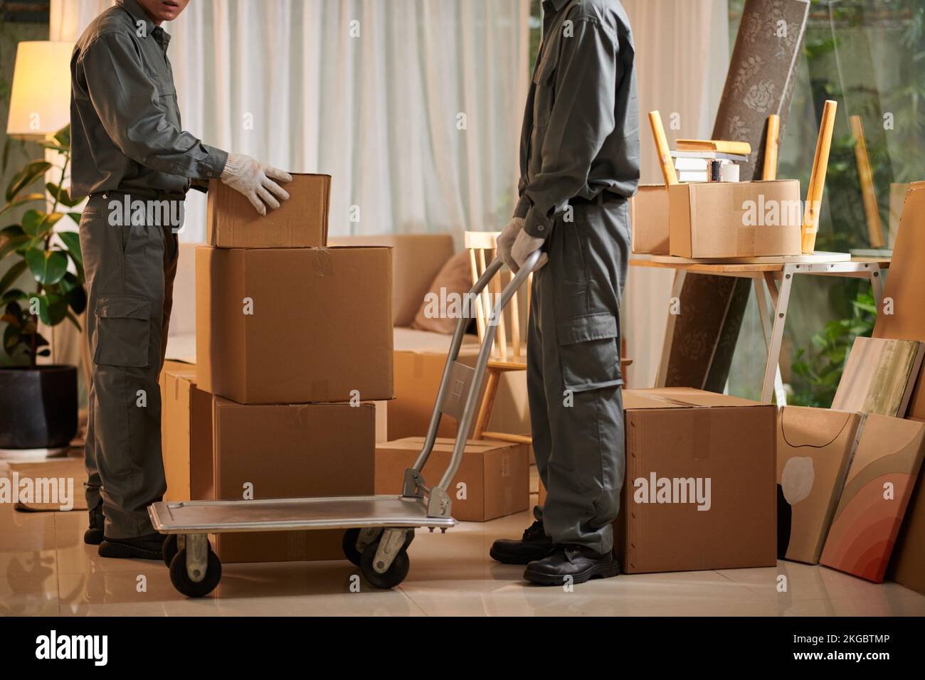 Belongings on cart hi-res stock photography and images - Alamy