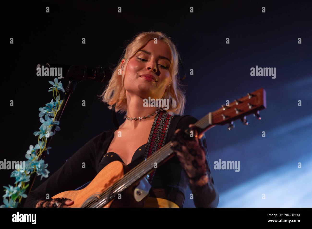Glasgow, Scotland 22nd November 2022. Scottish singer Nina Nesbitt live ...