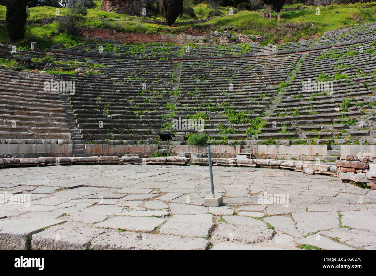 Ancient theatre of delphi hi-res stock photography and images - Alamy