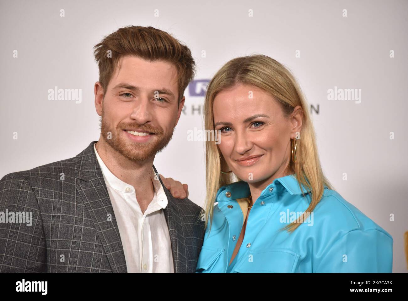 17 November 2022, North Rhine-Westphalia, Hürth: Actors Dominik Flade ...