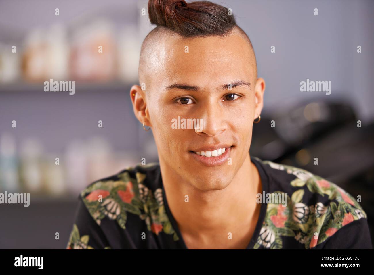 Hairdresser salon portrait hi-res stock photography and images - Alamy
