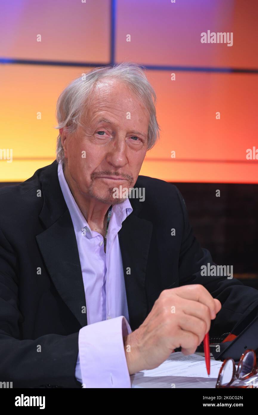 17 November 2022, North Rhine-Westphalia, Hürth: Actor Reiner Schöne as ...