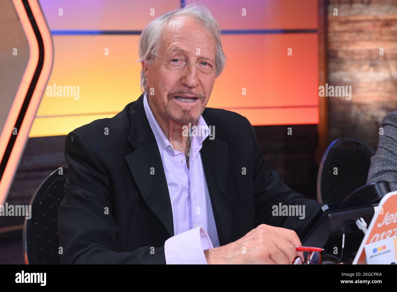 17 November 2022, North Rhine-Westphalia, Hürth: Actor Reiner Schöne as ...