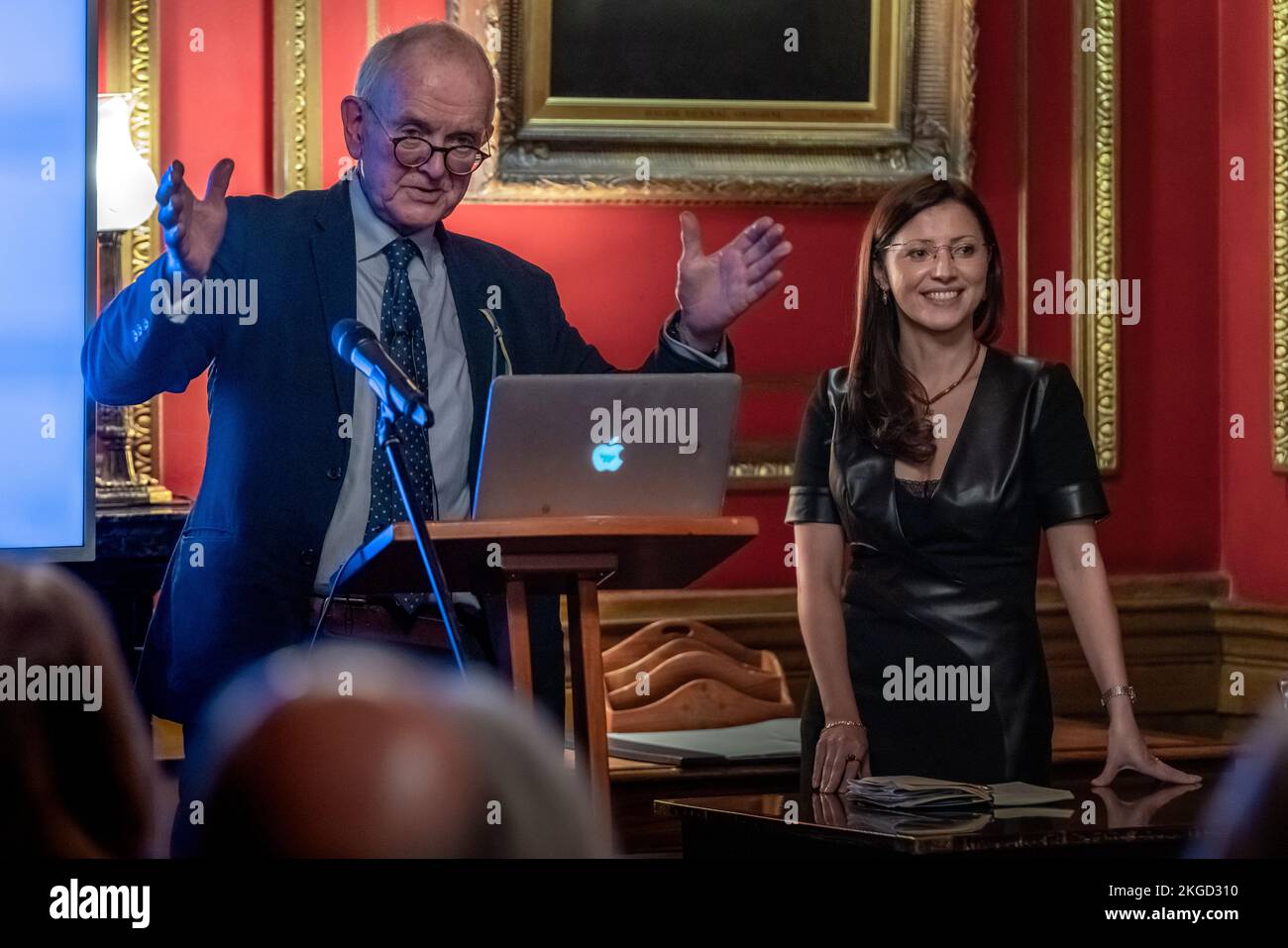Neurosurgeon henry marsh hi-res stock photography and images - Alamy