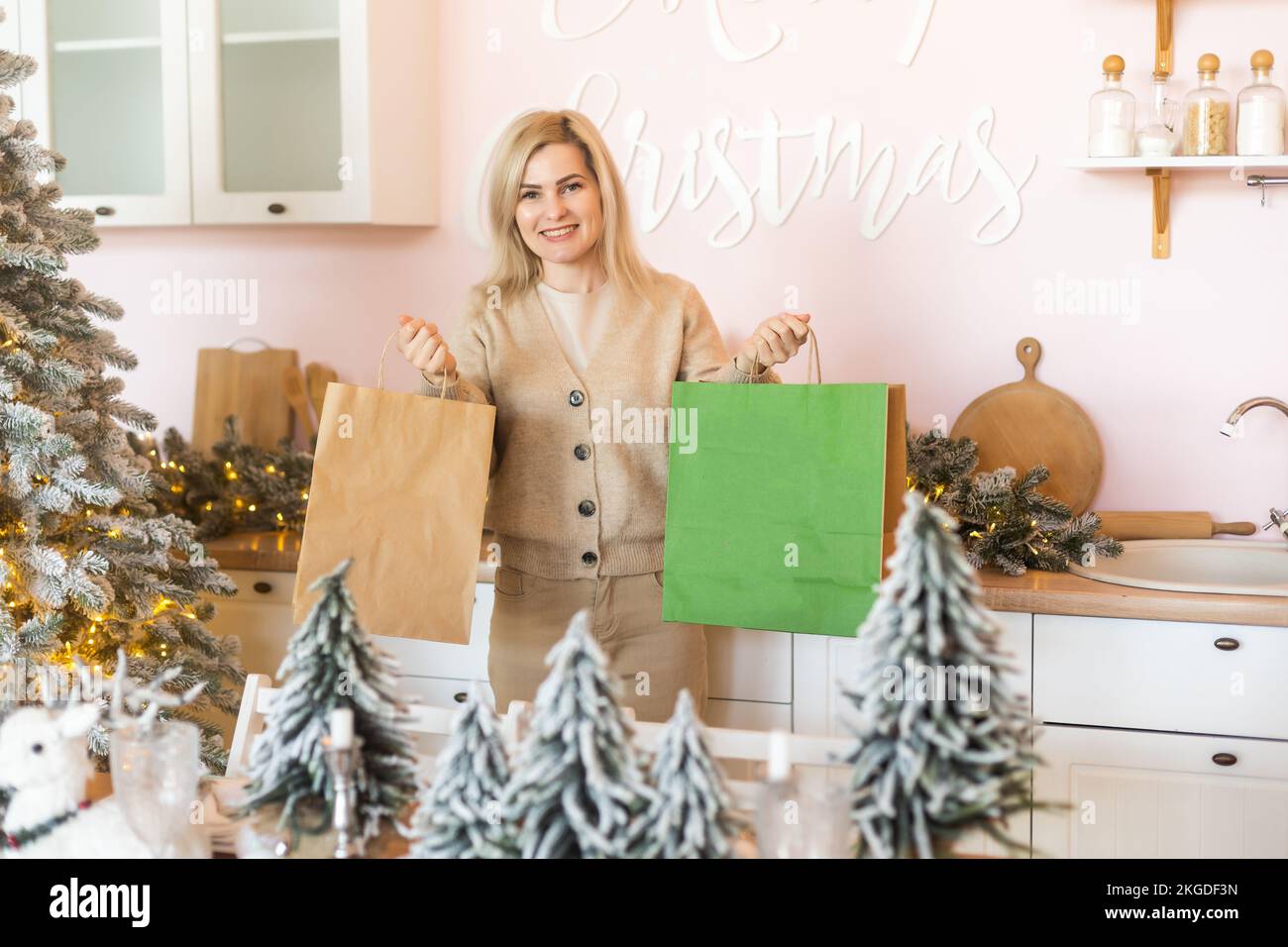 Merry christmas logistics hi-res stock photography and images - Alamy