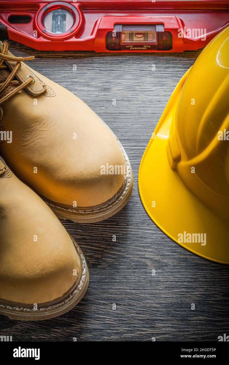 Construction level hard hat hi-res stock photography and images - Alamy