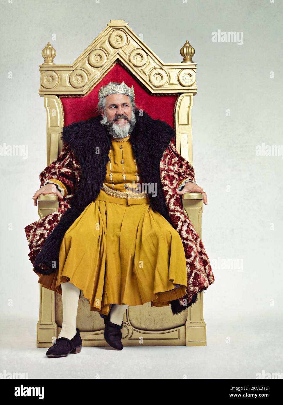 The king sitting hi-res stock photography and images - Alamy