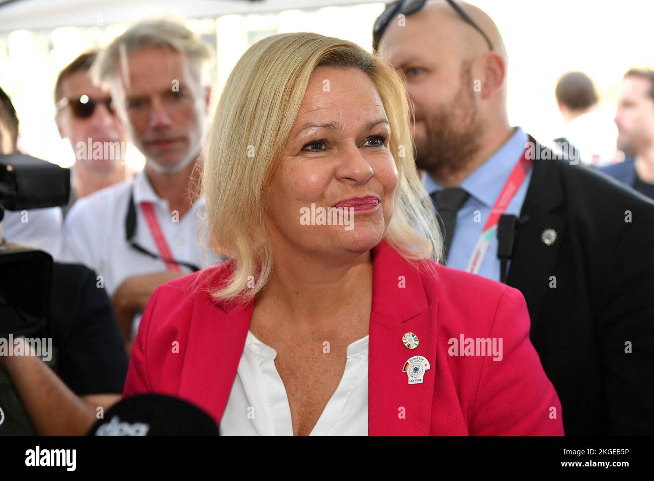 The gate mall doha hi-res stock photography and images - Alamy
