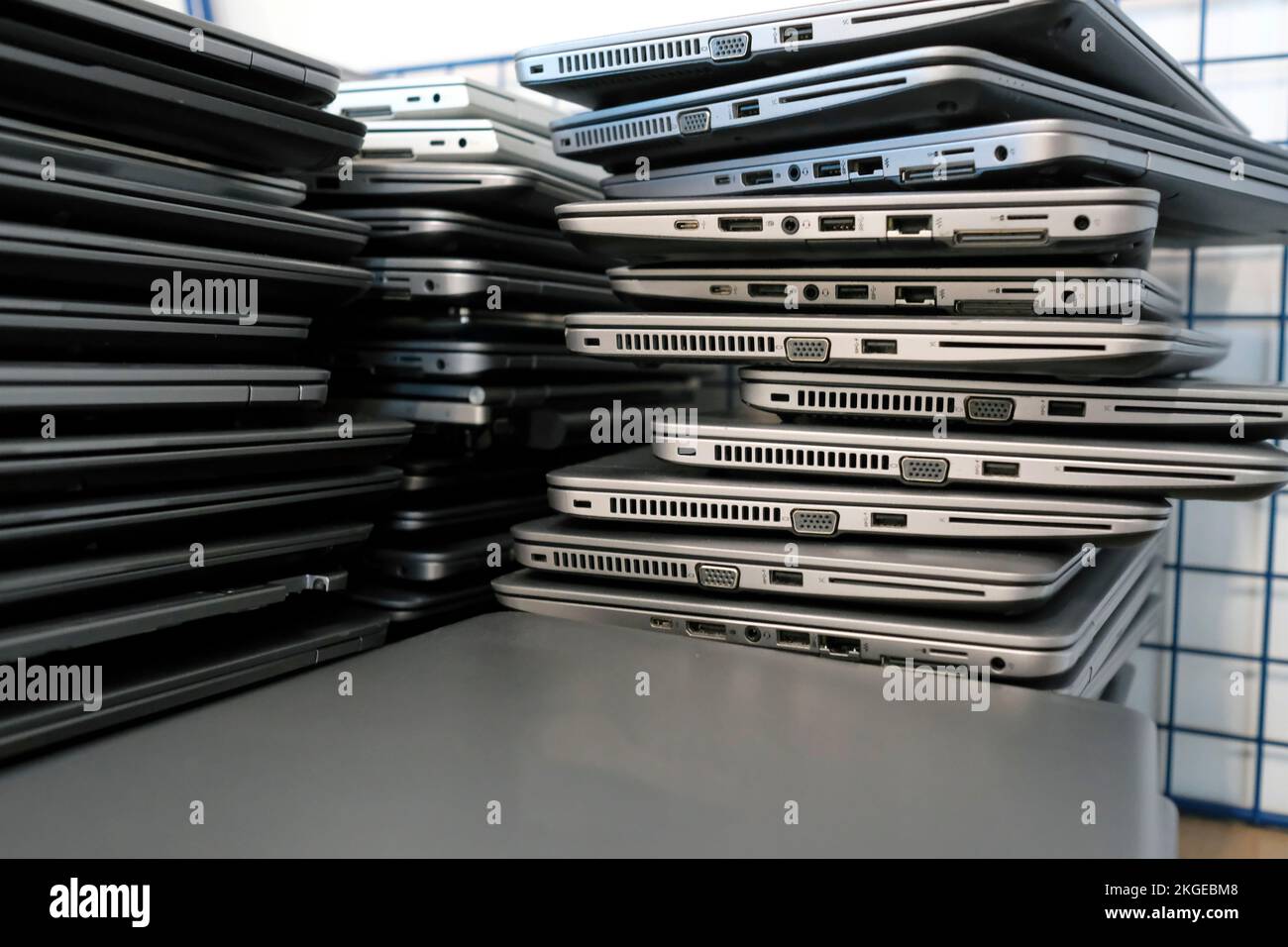 Laptop garbage hi-res stock photography and images - Alamy