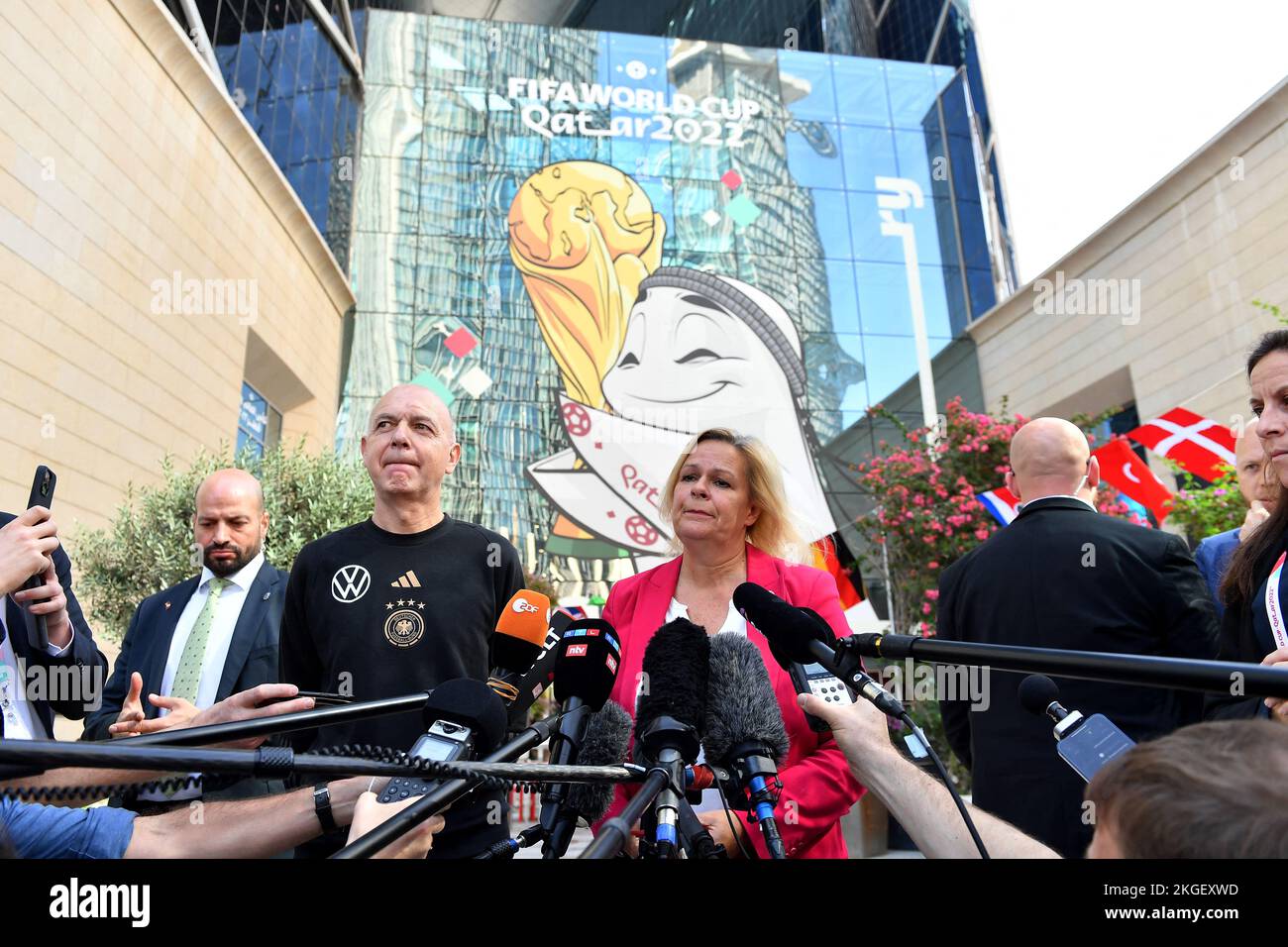 The gate mall doha hi-res stock photography and images - Alamy