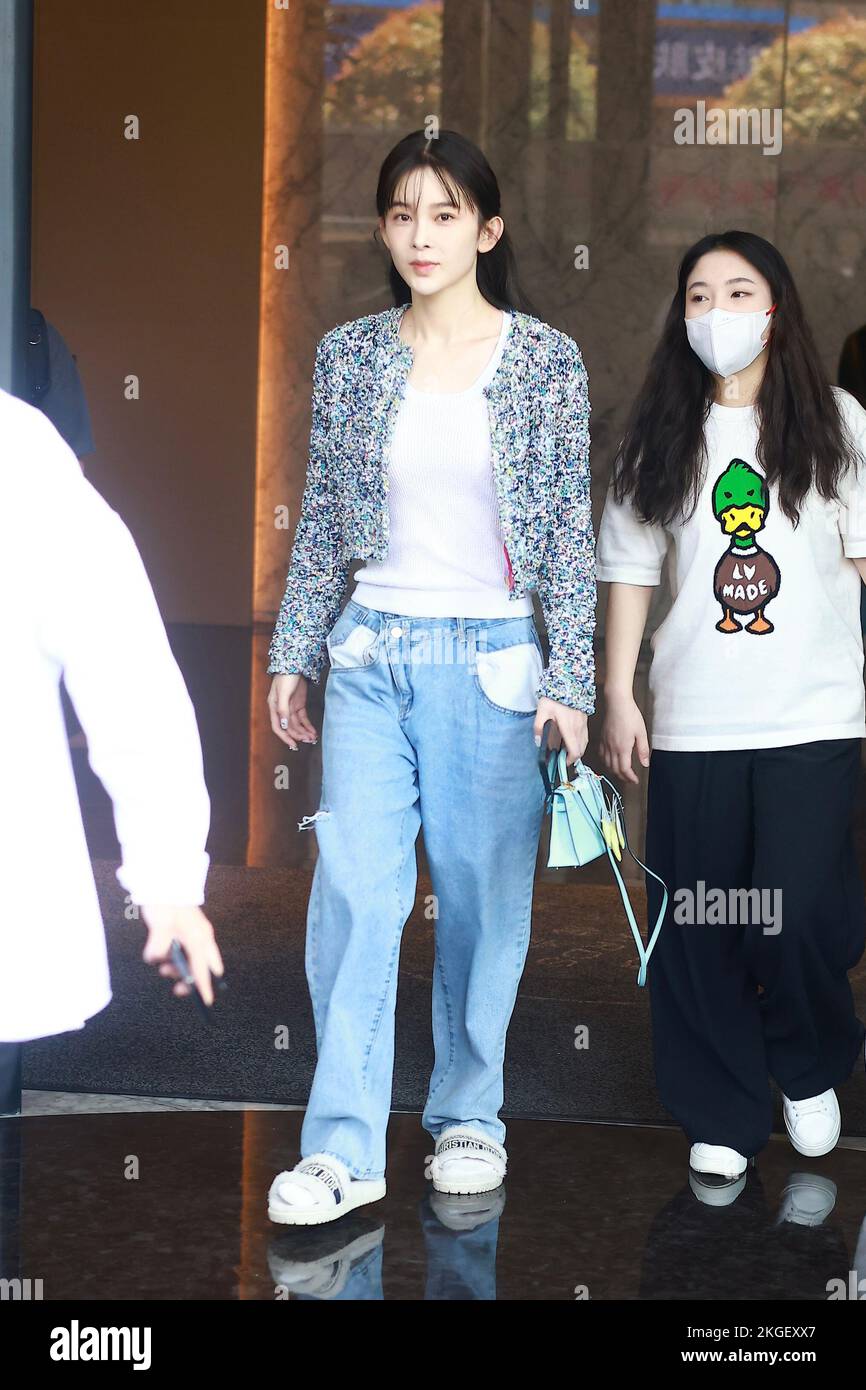 Chinese actress Zhao Yingzi appeared in a hotel in Changsha City, south ...