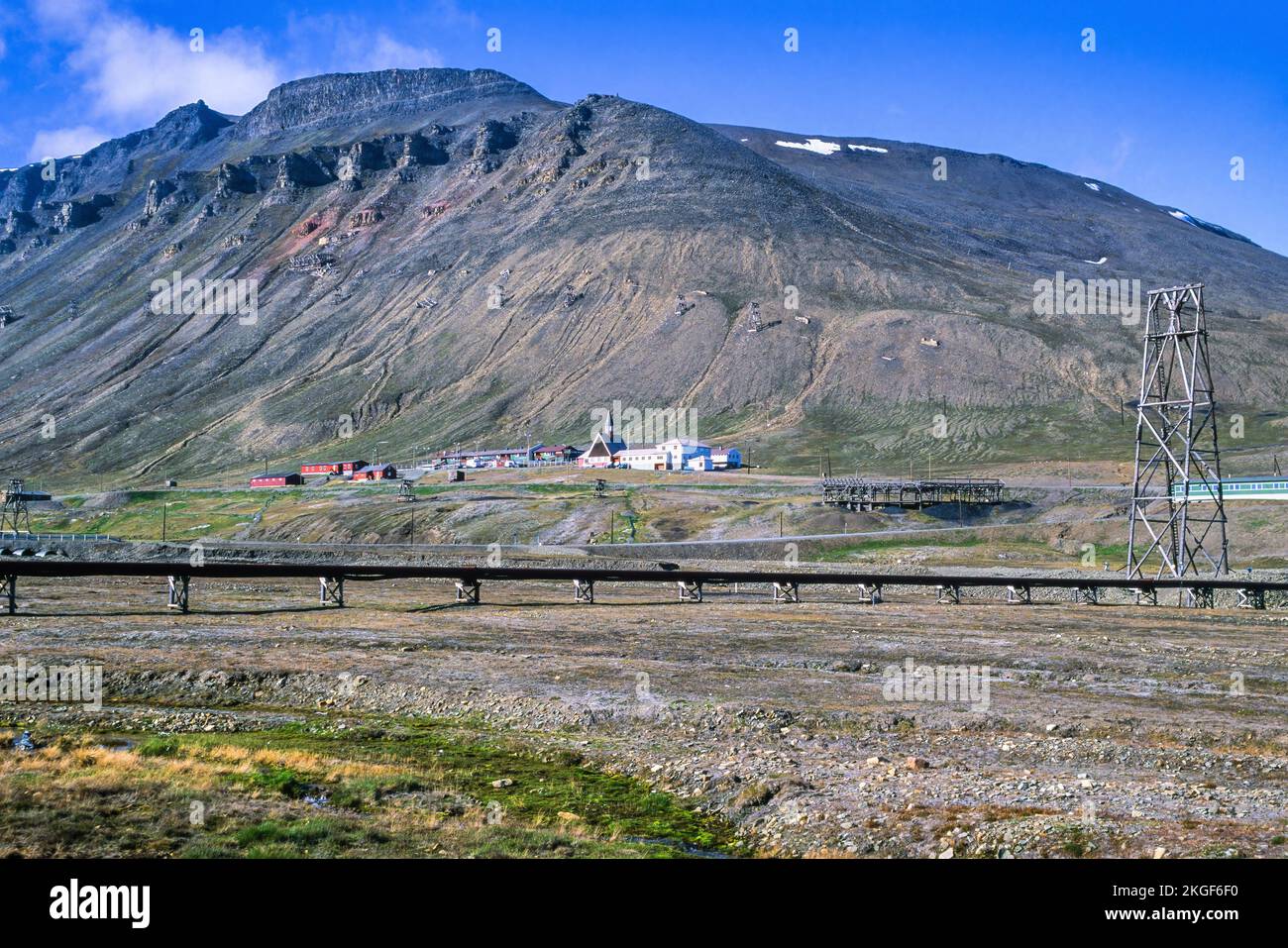 Mountain valley pipeline hi-res stock photography and images - Alamy