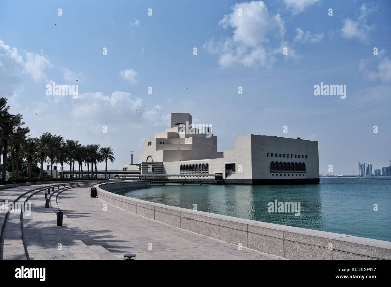 museum of islamic buiding doha qatar Stock Photo - Alamy