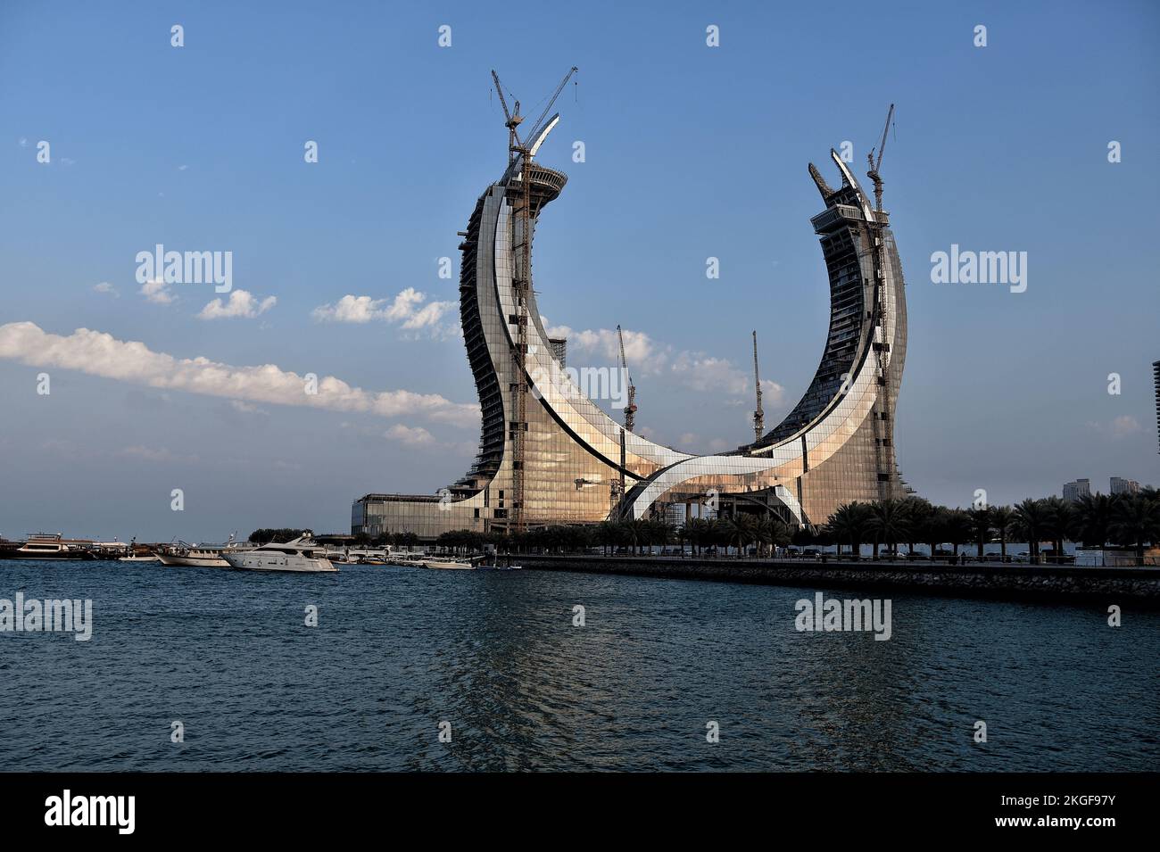 Lusail building hi-res stock photography and images - Alamy