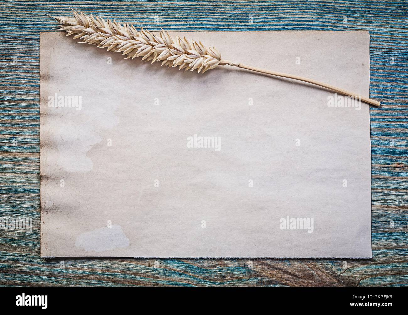 Vintage sheet hi-res stock photography and images - Alamy