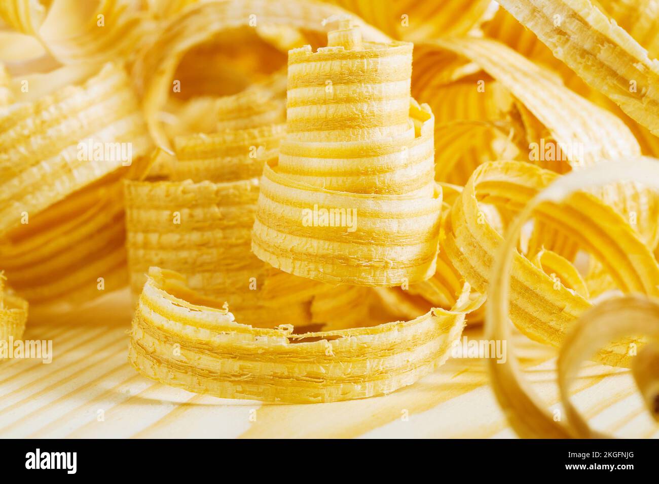 wooden shavings on pine board Stock Photo - Alamy