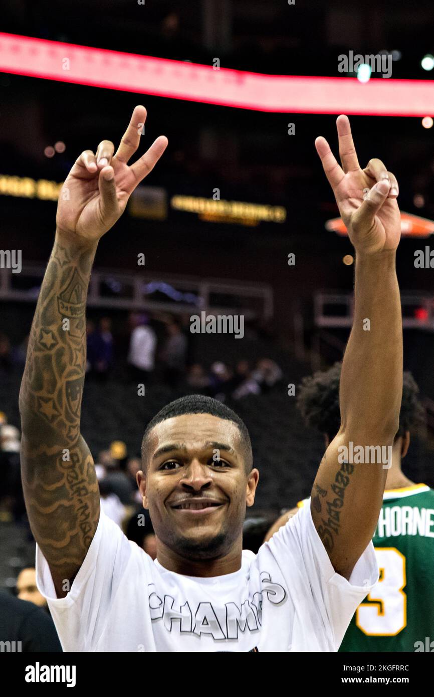 Kansas City, Missouri, USA. 22nd Nov, 2022. San Francisco Dons guard ...