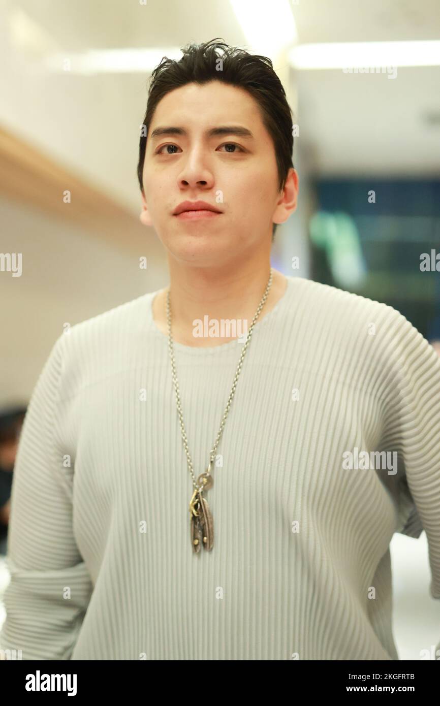 Taiwanese actor Darren Wang Talu went back to the hotel in Changsha ...