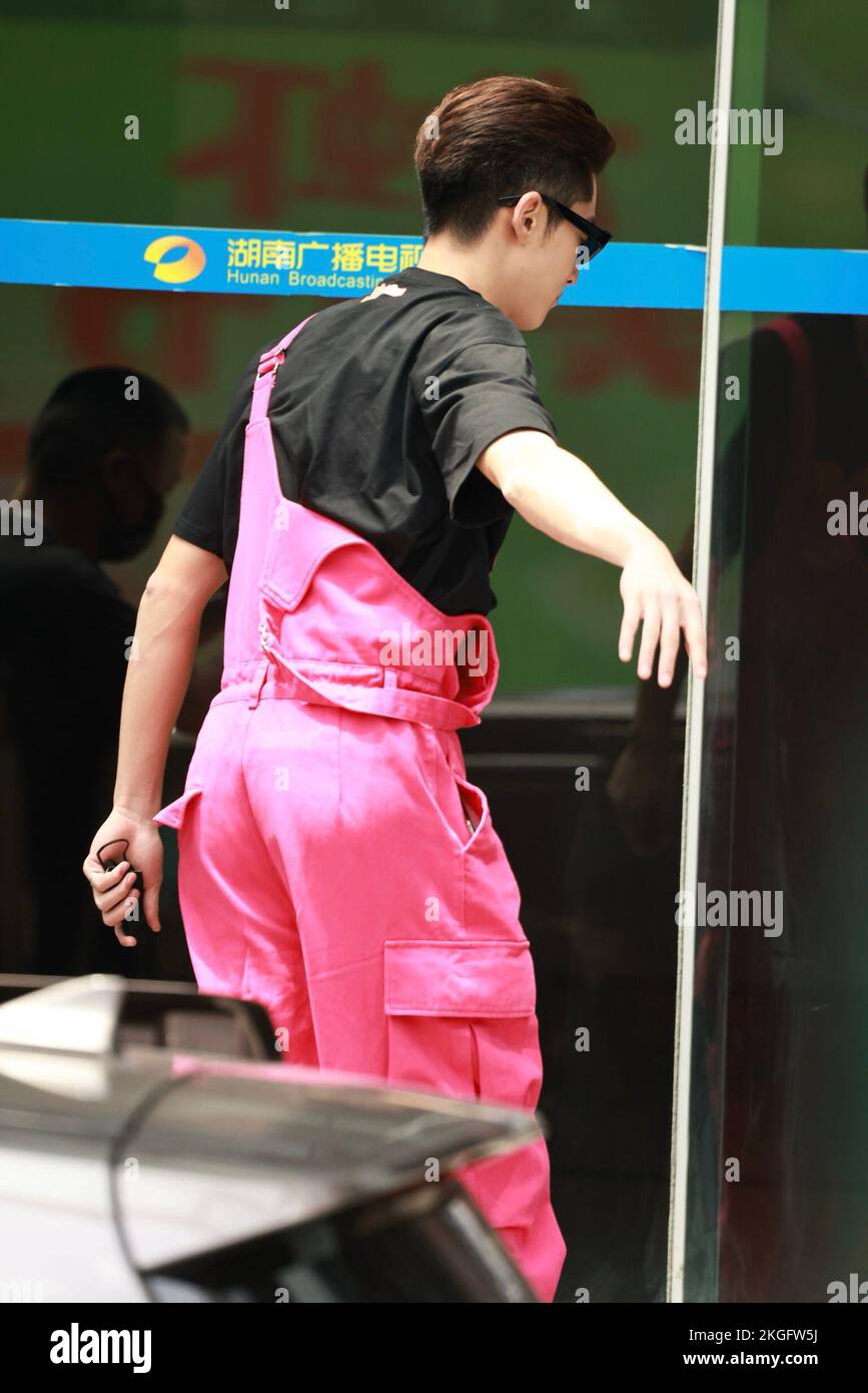 Chinese actor and basketball player Dylan Wang appeared at the Hunan ...