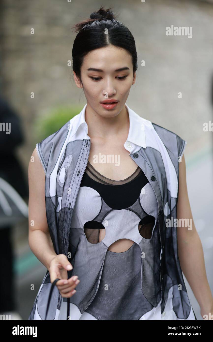 Chinese actress Zhang Bojia attended a Burberry activity in Chengdu ...
