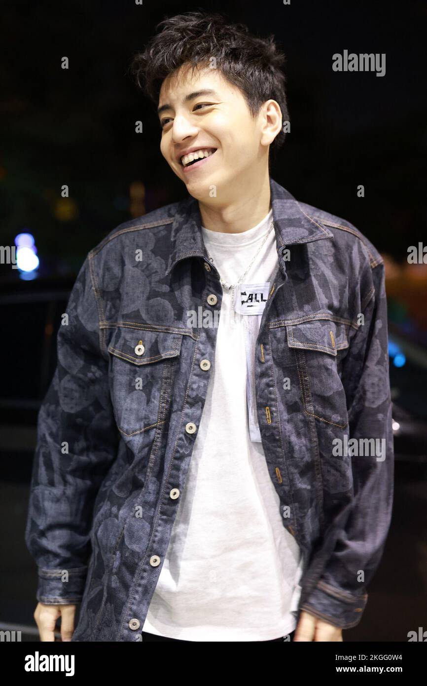 Taiwanese actor Darren Wang Talu came off work in Changsha City, south ...